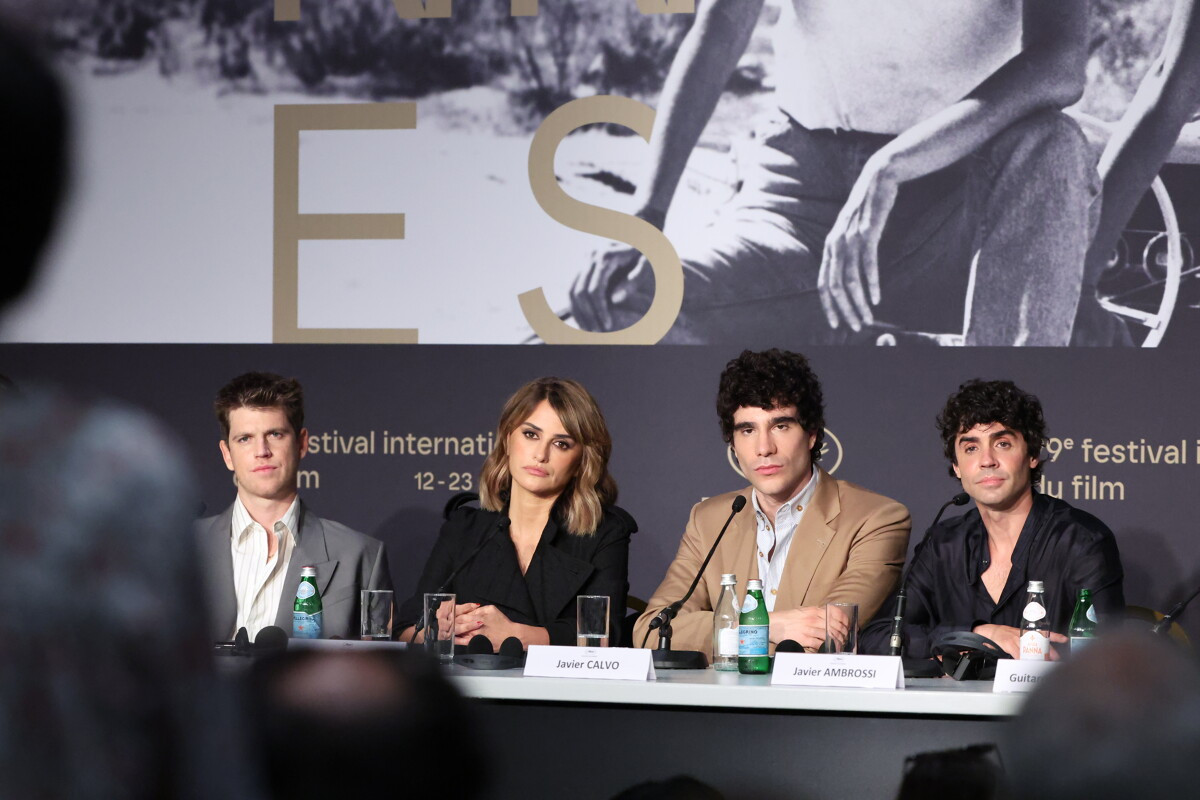 La Bola Negra by Javier Calvo and Javier Ambrossi, Press Conference ...